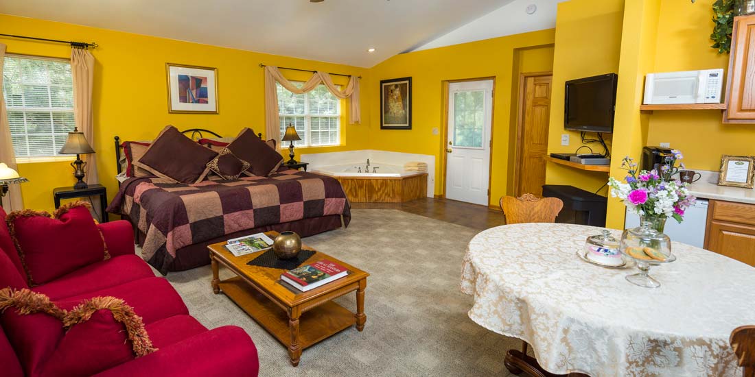 Hillside Cottage - Hawk Valley Retreat and Cottages